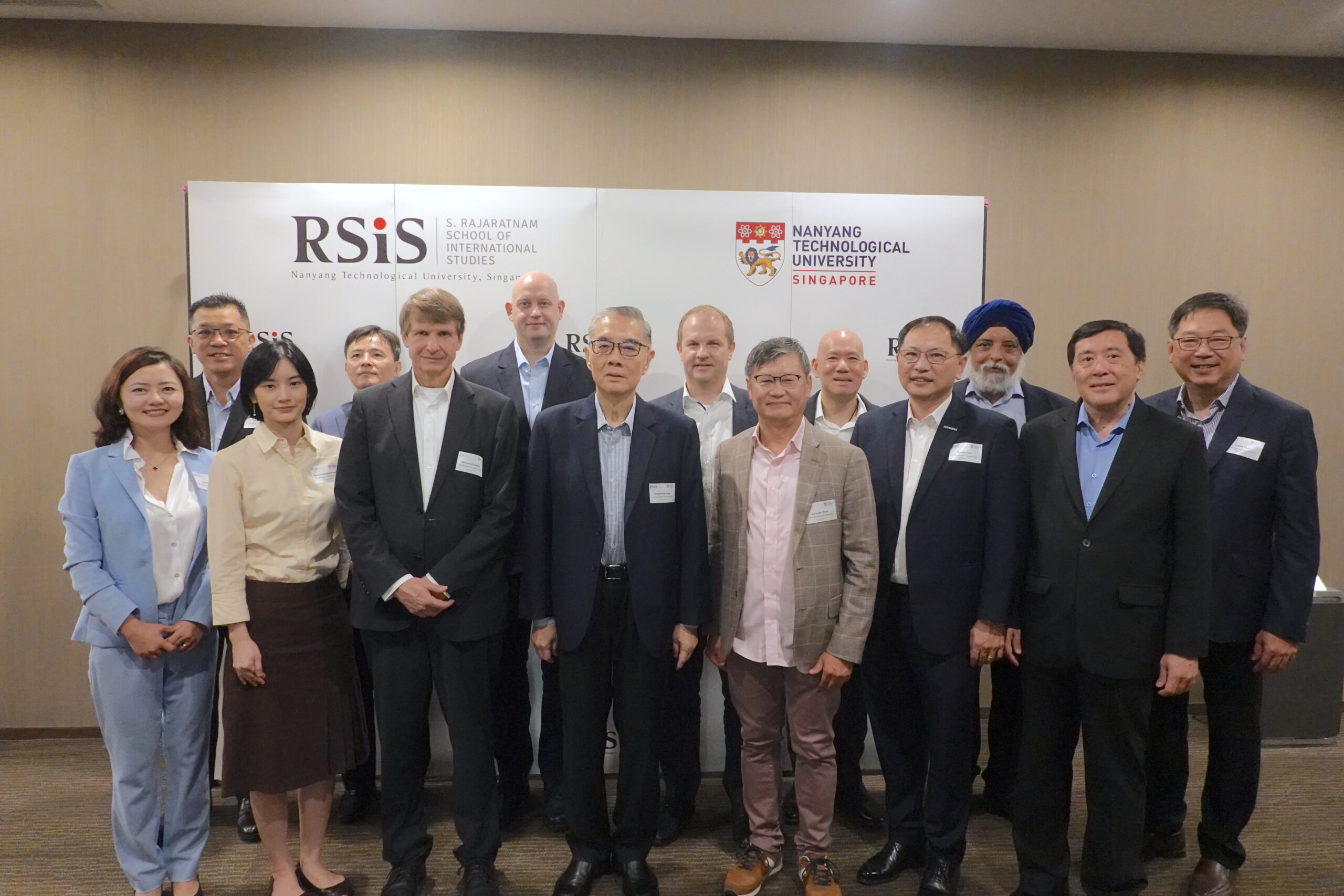 RSIS Executive Programme for Siemens -“Shifting Tectonics in ...